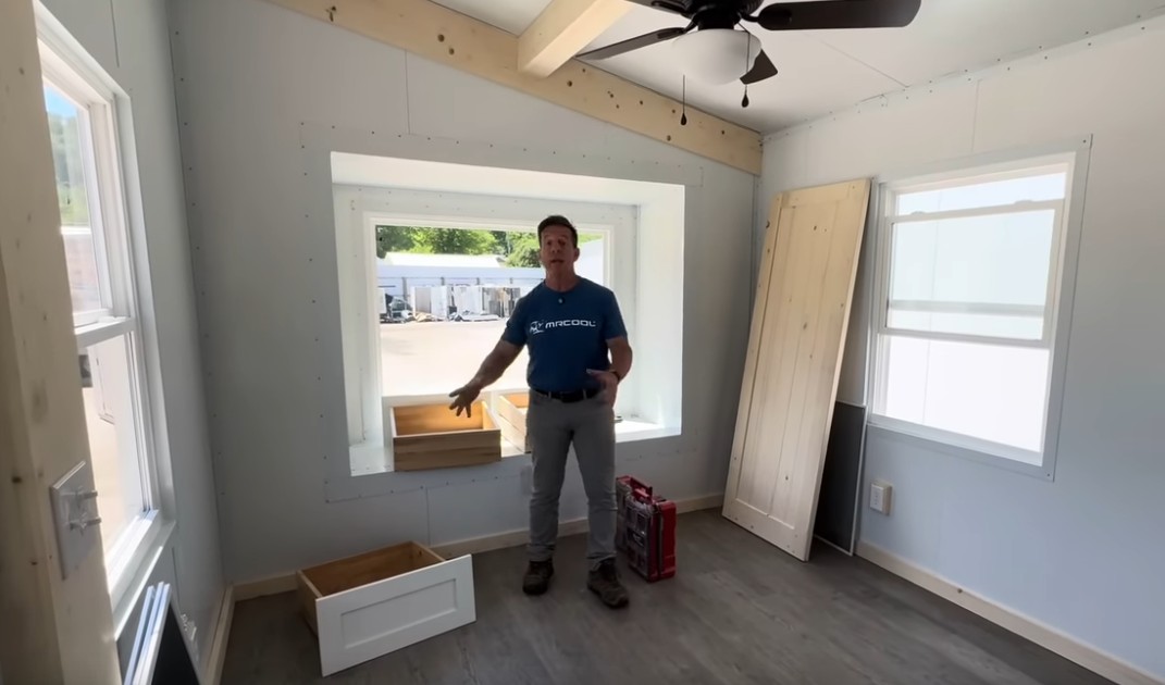 The Mini-Ace - Incredible Tiny Homes